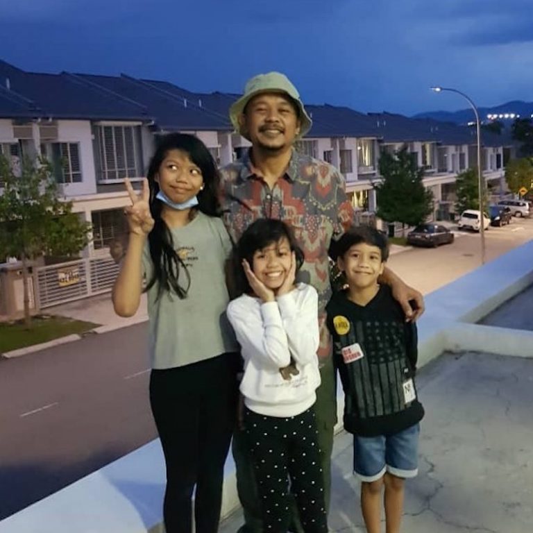 Selepas 4 tahun menduda, Cat Farish pilih pereka fesyen sebagai isteri