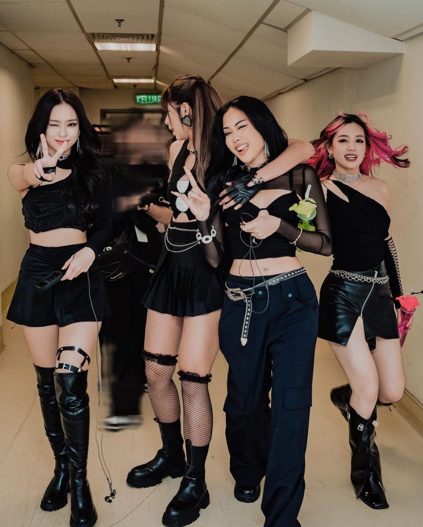 Tampil bertudung, Sabronzo Dolla seronok pulang beraya di Kelantan