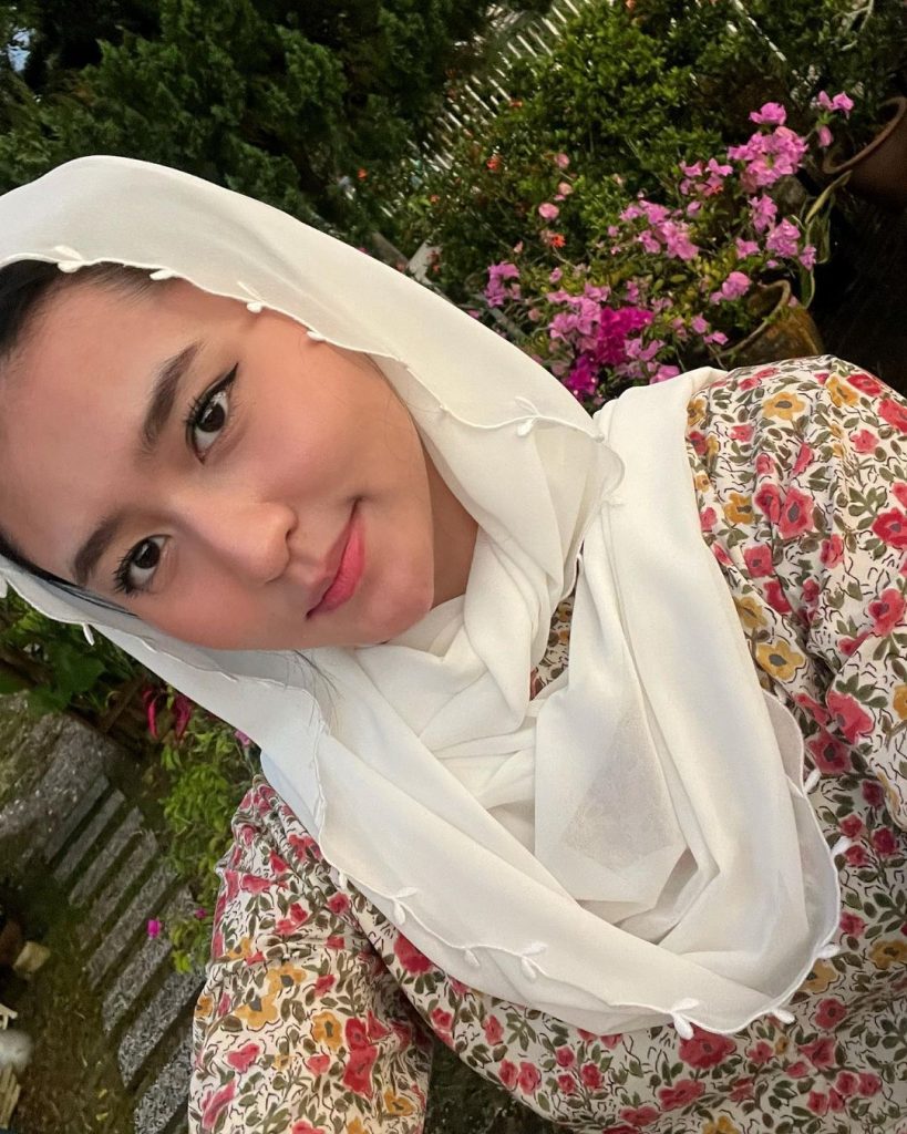 Isteri Haqiem Rusli kekal cantik menawan, meski tudung dah terbang