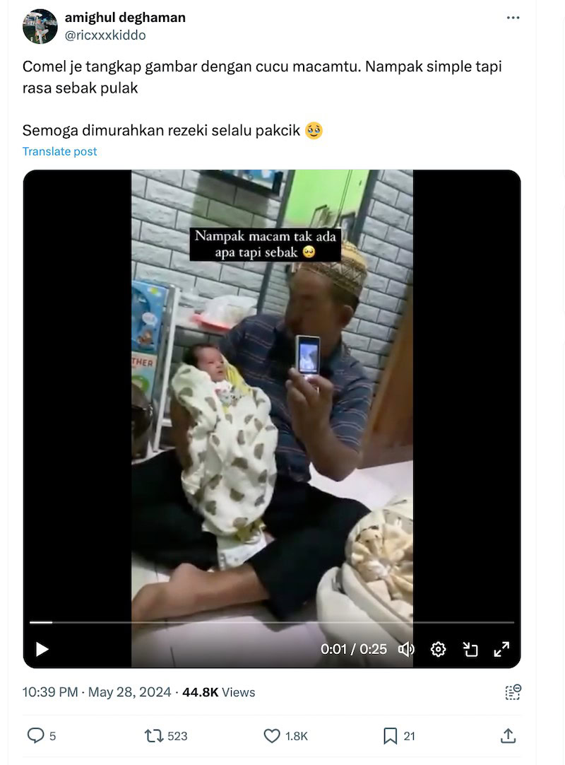 Alahai comelnya! Gelagat atuk selfie dengan cucu guna telefon 'legend ...