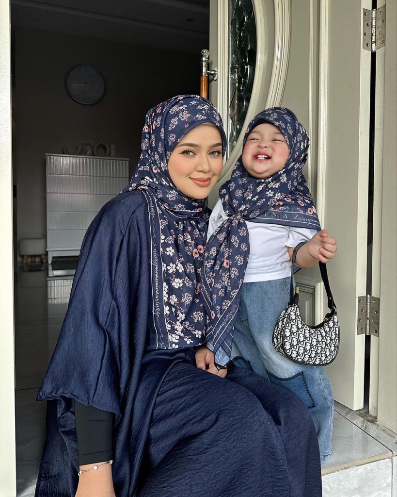 Ditegur peminat, MUA Bellaz mohon maaf & berhenti keluarkan kartun ...