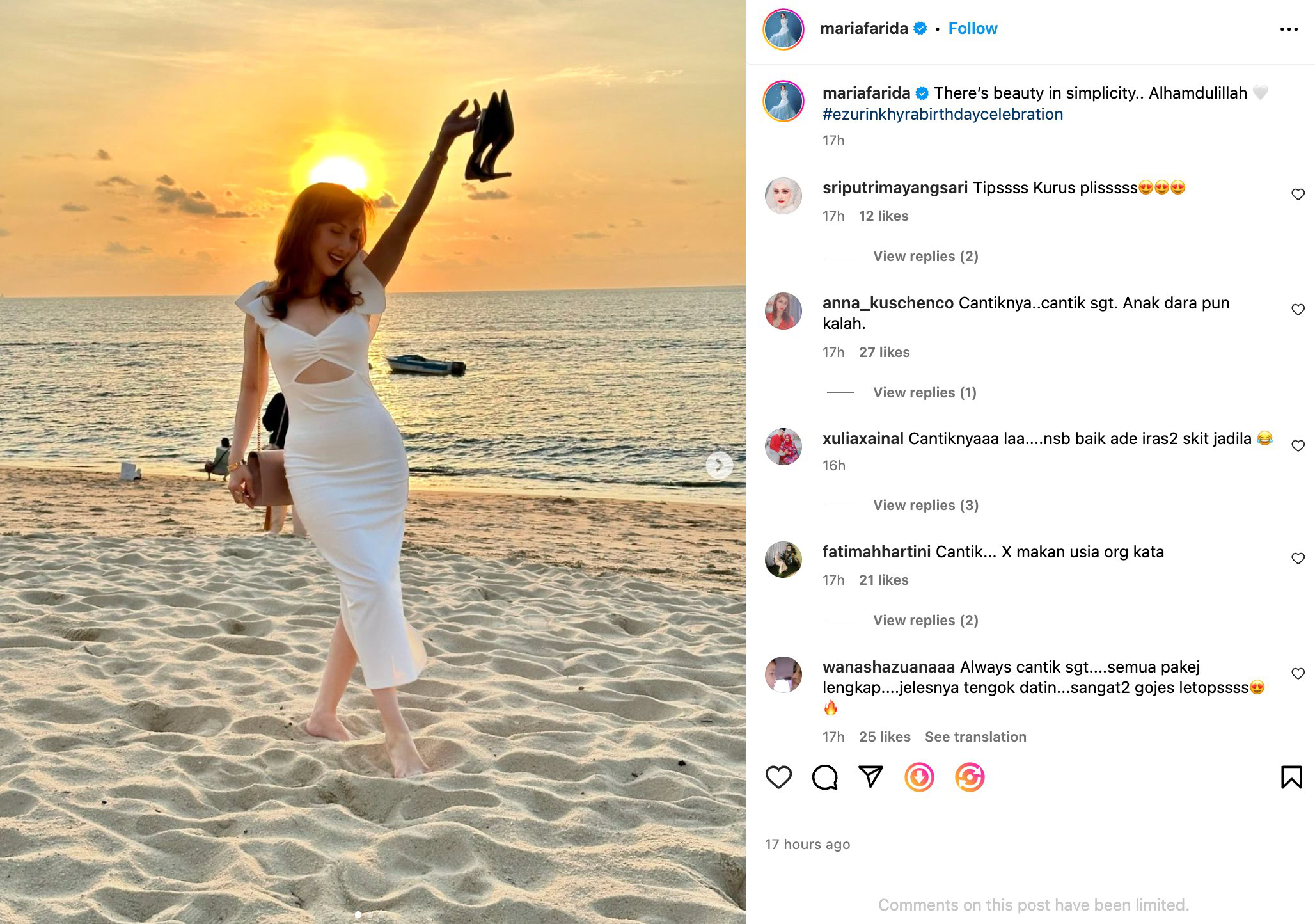 Bergaya dengan dress putih, penampilan Maria Farida di pantai macam ...