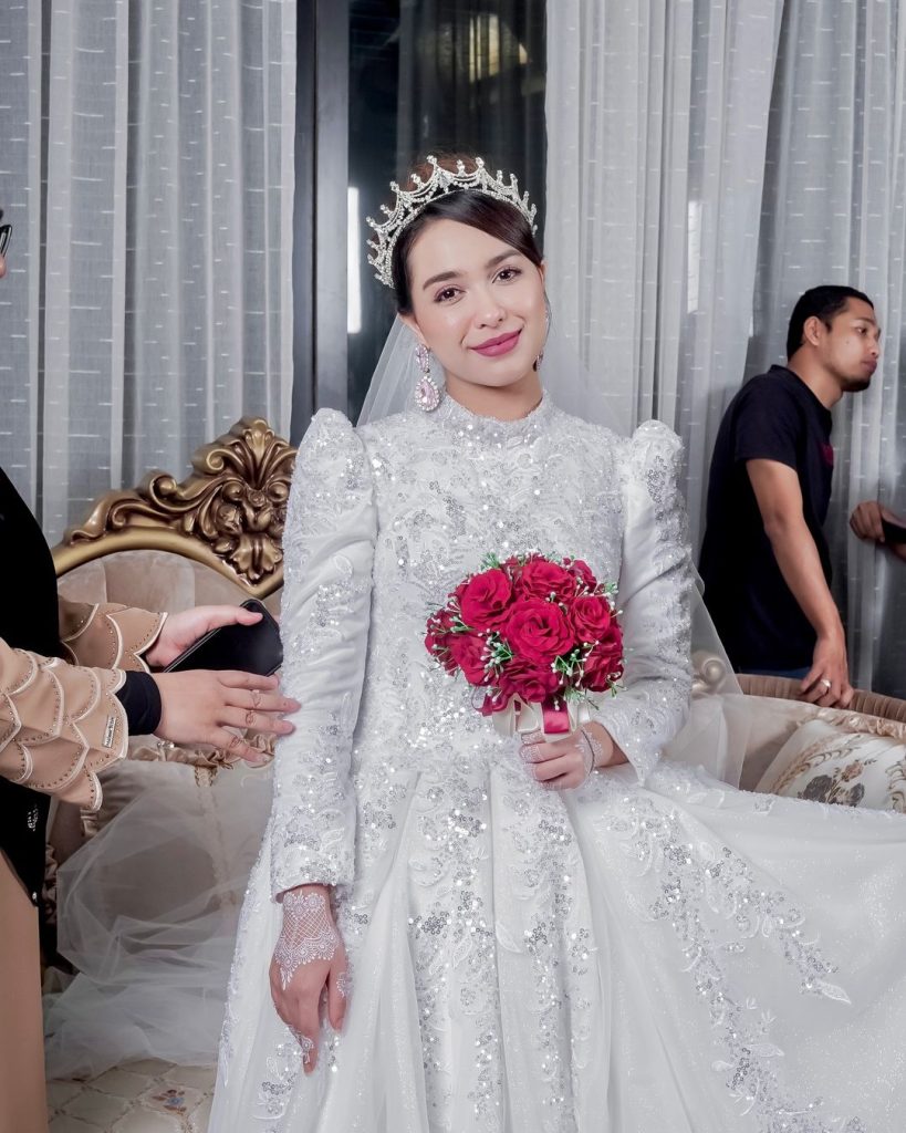 Kongsi gambar dengan Fattah Amin, Wanna Ali dituduh tak sensitif