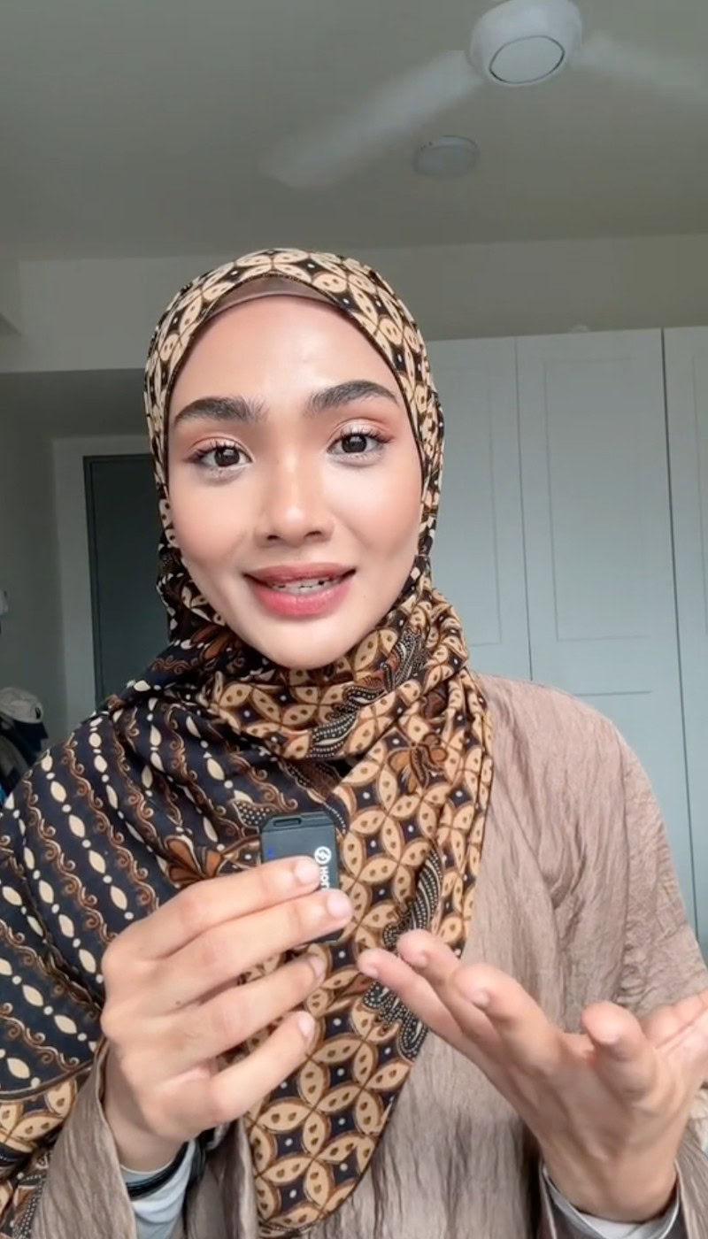 Influencer gagal tahan sebak, tak sangka kempen 'Jom Pakai Tudung ...