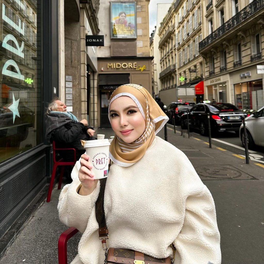 Cik Epal tuntut ganti rugi RM1 juta, gesa Dewi mohon maaf