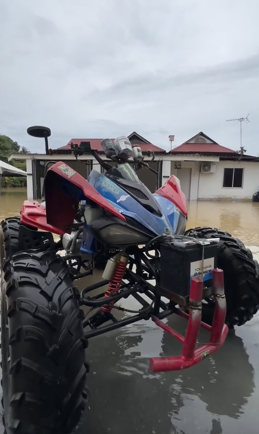 MUA Bellaz bersyukur, ATV hadiah buat suami berguna bantu mangsa banjir ...