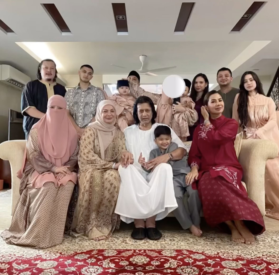 Ibu Neelofa dedah hidap kanser -"Anak-anak & suami menangis dapat tahu"