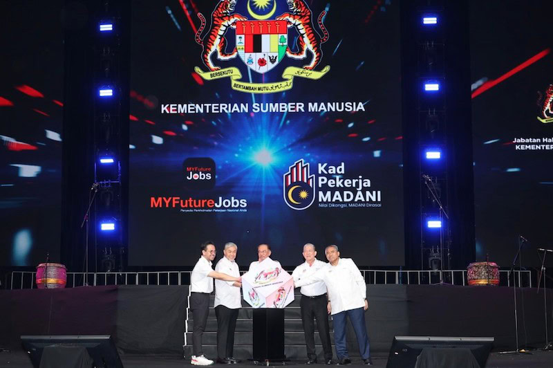 Kad Pekerja MADANI diperkenal, lebih 1 juta ahli nikmati diskaun hingga ...