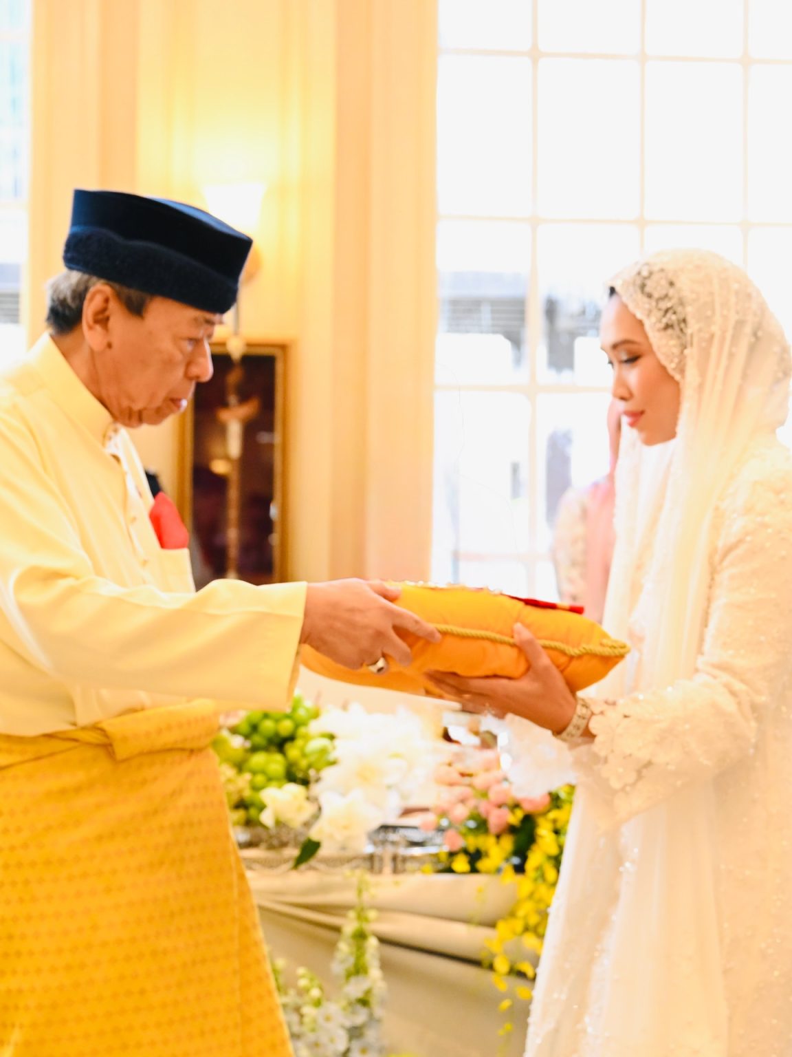 Sah menikah, Cik Afza kini bawa gelaran Datin Paduka Seri